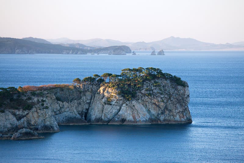 Das Japan-Meer stockfoto. Bild von felsspitzen, nave, vorbehalt - 1396686