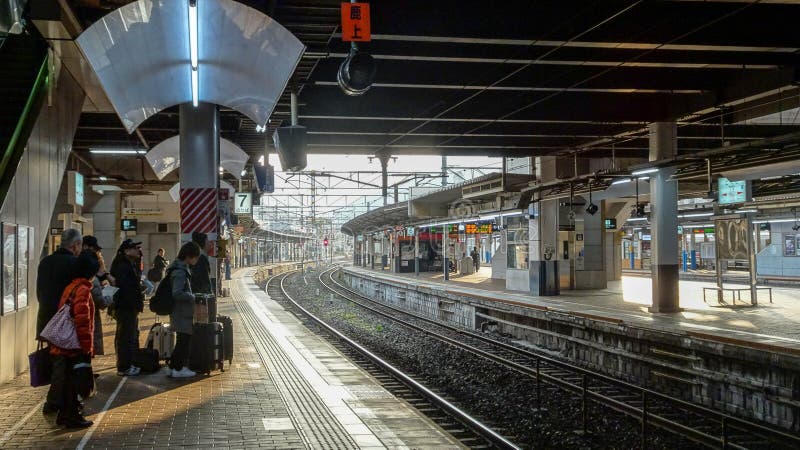 Japan train platform editorial stock photo. Image of shinkansen - 23457103