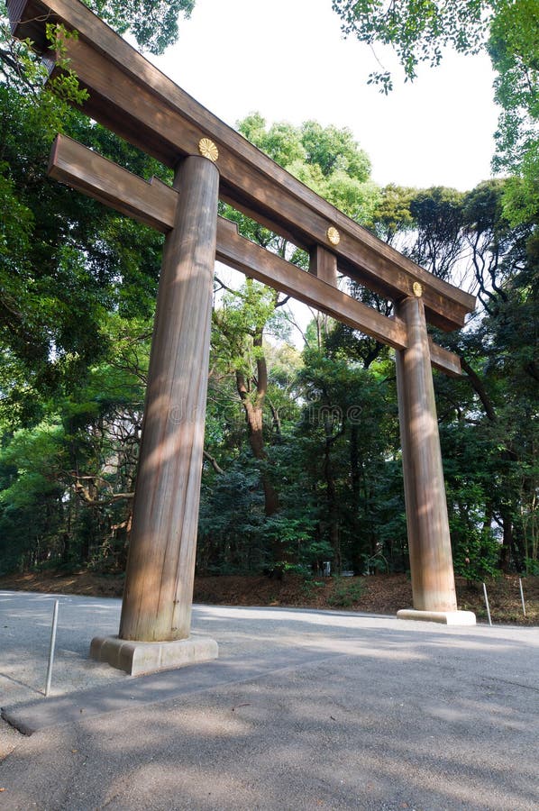 Japanese Entrance Gate on a Sunny Day Stock Photo - Image of leaves ...