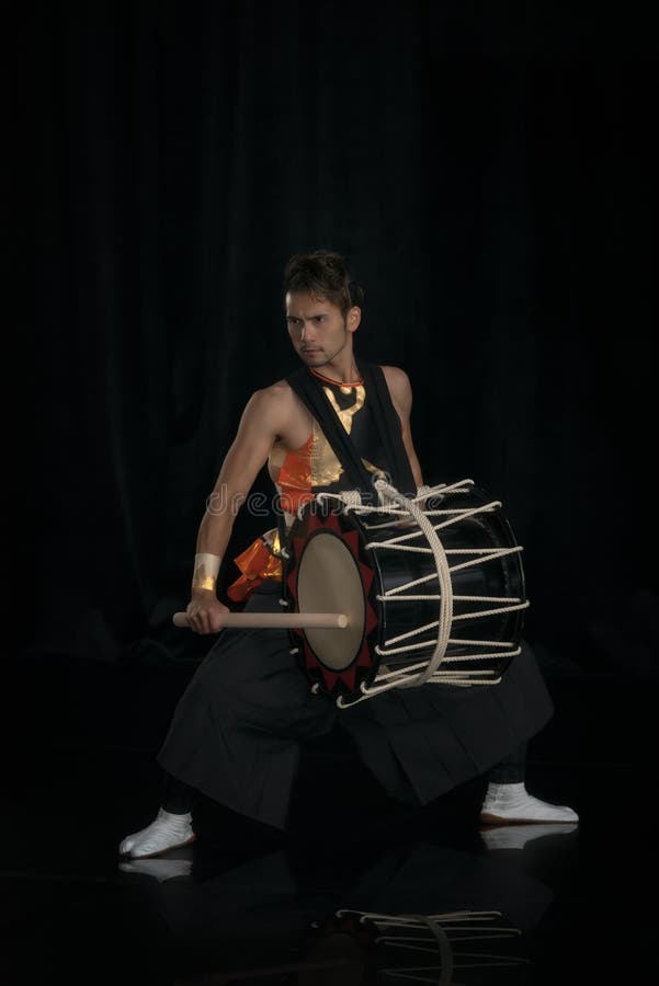 Japanese Taiko Artist Man Puts Makeup on Face in the Form of a Demon ...