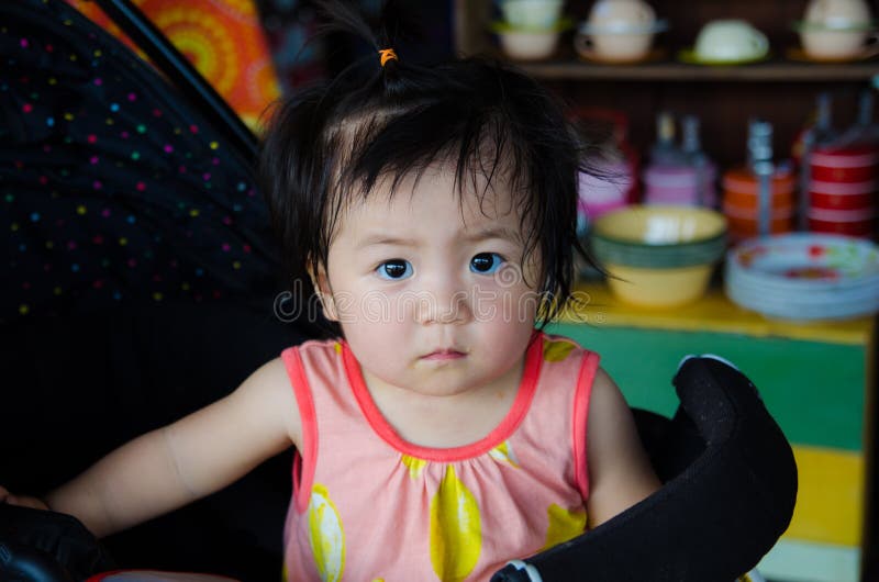 Japanse Kinderen Het Dansen Traditionele Awaodori Dans in Het Beroemde ...