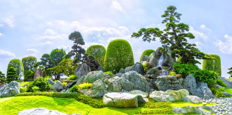 Japanse Rotstuin in Vietnam Stock Foto - Image of architectuur, bloeien ...