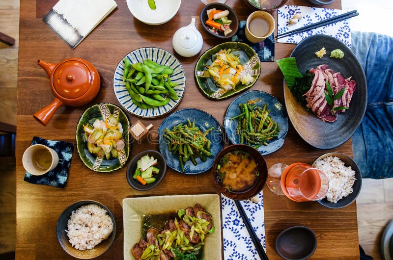 Sashimi På Plattan, Japansk Mat Arkivfoto - Bild av rött, maträtt ...