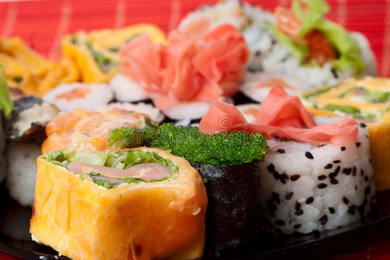 Japanska sushi fotografering för bildbyråer. Bild av aromatics - 10635583