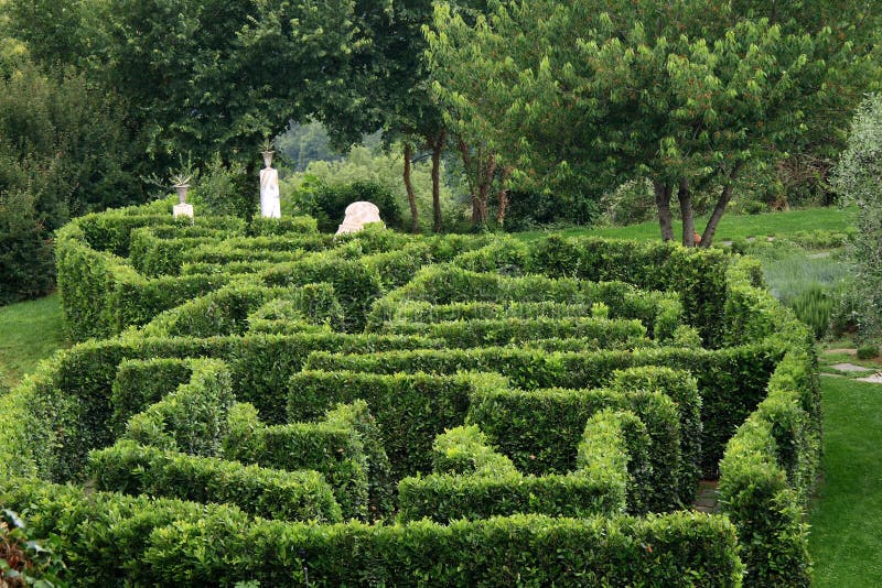 Jardín del laberinto foto de archivo. Imagen de cerque - 3769054