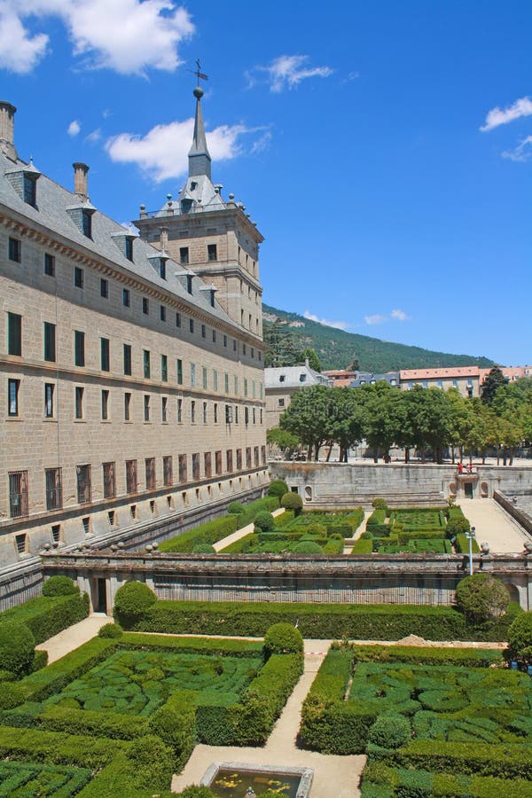 Jardines Del EL Escorial, España Imagen de archivo - Imagen de ...