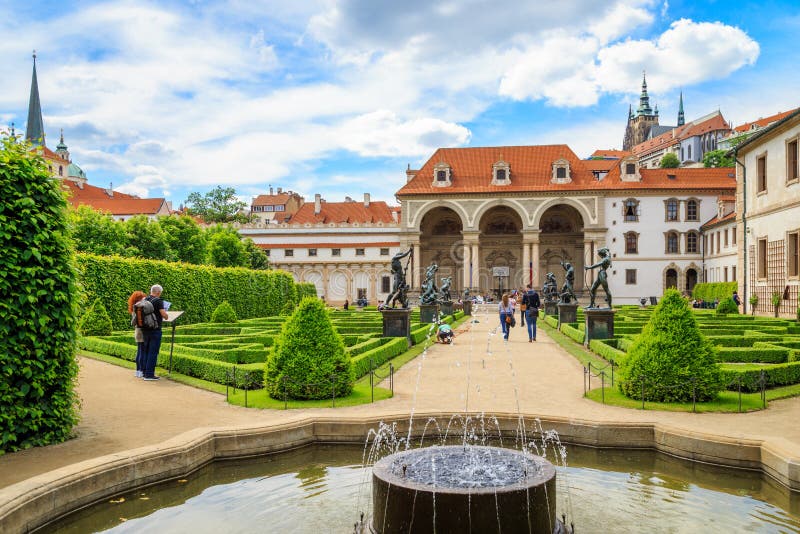 Jardins De Palais De Wallenstein, Prague Photo stock éditorial - Image ...