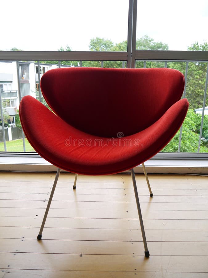 Jaren '50: Modernist Rode Stoel Stock Foto - Image of venster ...