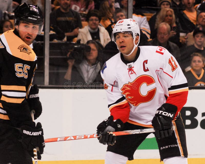 Jarome Iginla Calgary Flames Editorial Image - Image of athlete ...