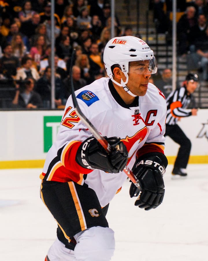 Jarome Iginla Calgary Flames Editorial Photography - Image of hockey ...