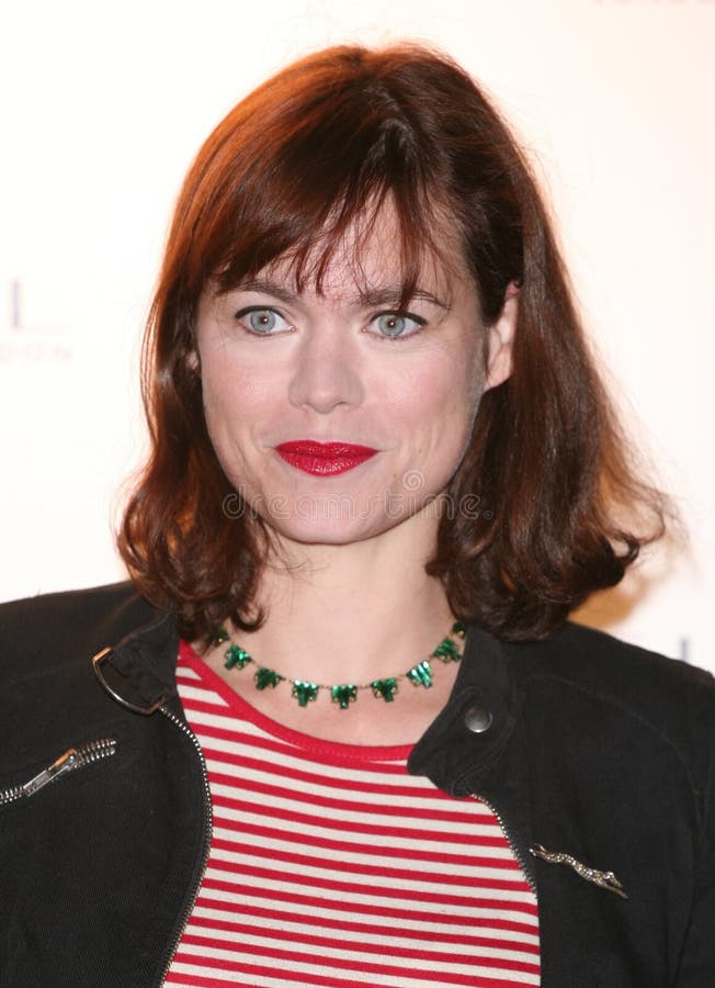 Jasmine Guinness editorial image. Image of rimmel, alexandra - 26217695