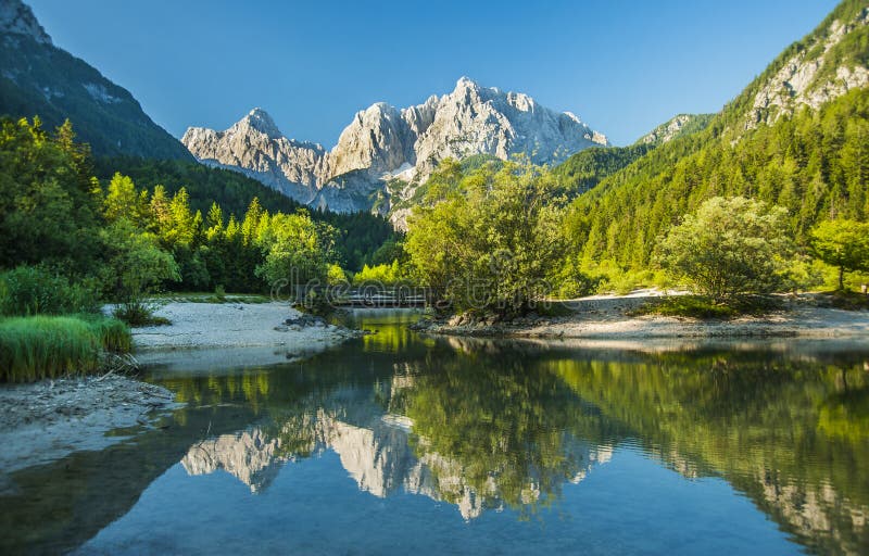 Jasna See, Kranjska Gora, Slowenien Stockbild - Bild von zieleinheit ...