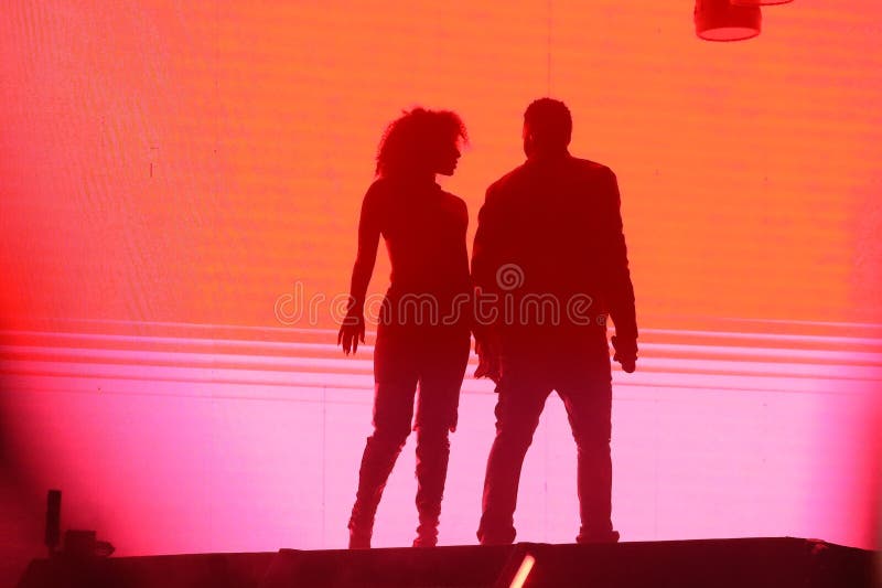 Jason Derulo Performing on Stage with a Dancer during a Live Concert ...