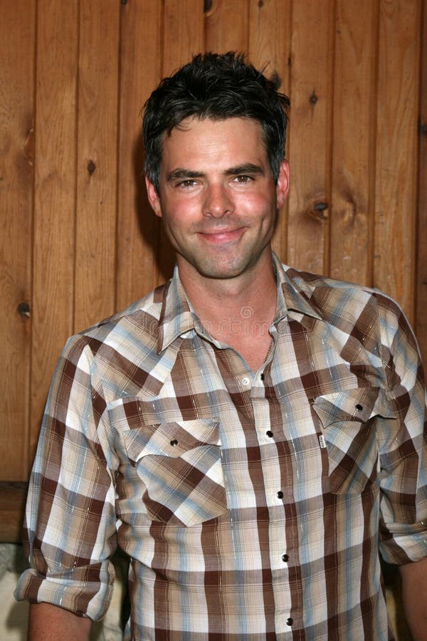 Jason Thompson foto editorial. Imagen de presentar, alumerzo - 37359211