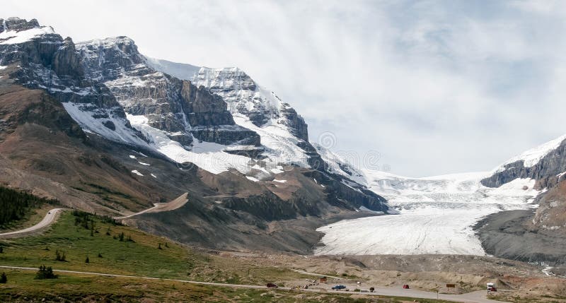 JASPER, ALBERTA/CANADA - AUGUST 9 : Athabasca Glacier in Jasper Stock ...