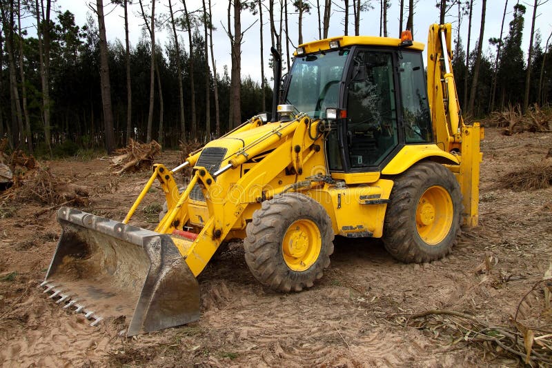 Jaune De Machine D'excavatrice Photo stock - Image du carlingue, pneus ...