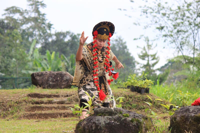 200 West Java Traditional Dance Stock Photos - Free & Royalty-Free ...