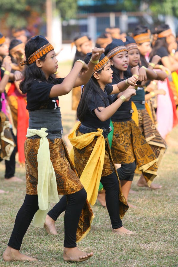 Javanese dance editorial photo. Image of traditional - 44274386