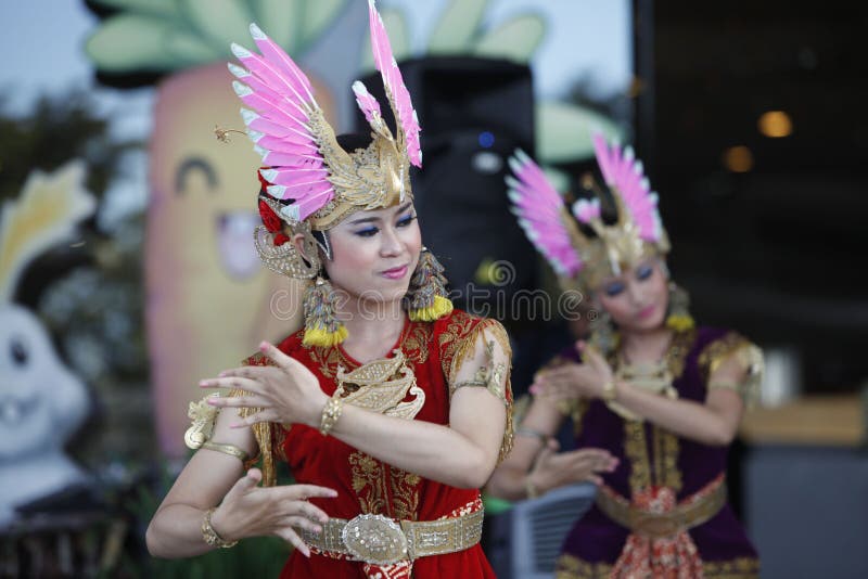 Javanese dance editorial stock image. Image of java, city - 40247549