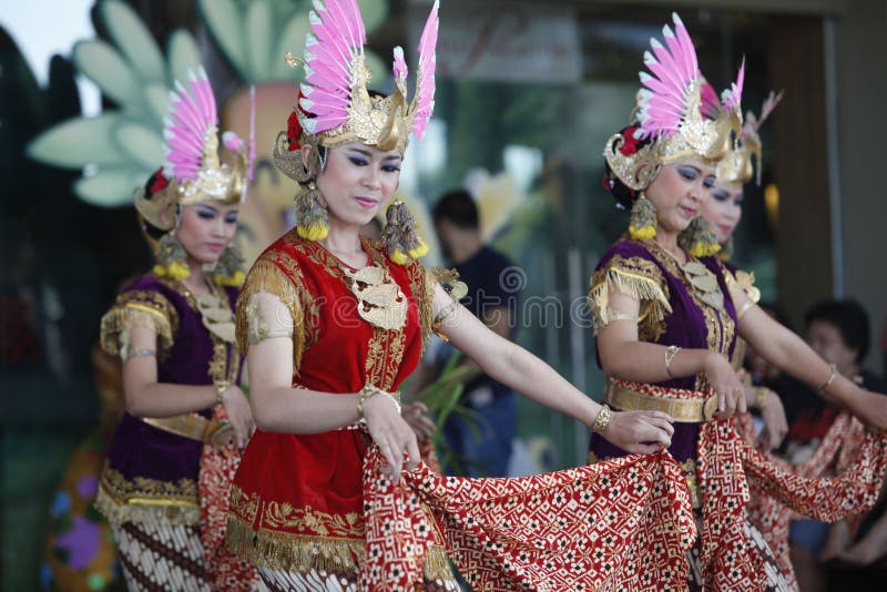 Javanese dance editorial stock image. Image of central - 40247574