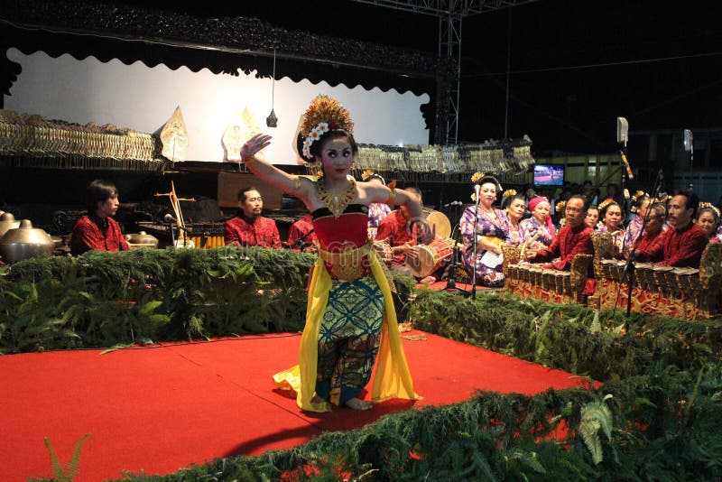 Javanese Gambyong Dance editorial stock photo. Image of dance - 59160123