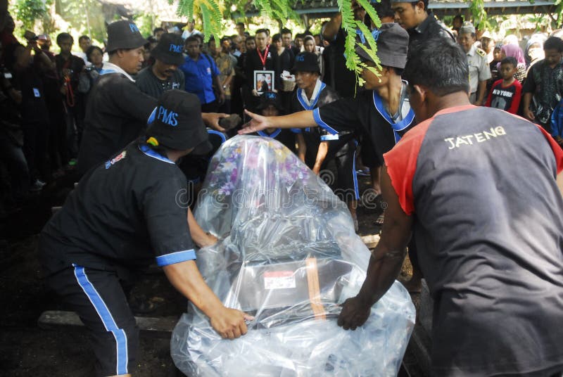 JAVANESE ISLAM FUNIERAL editorial photography. Image of mh307 - 74333152