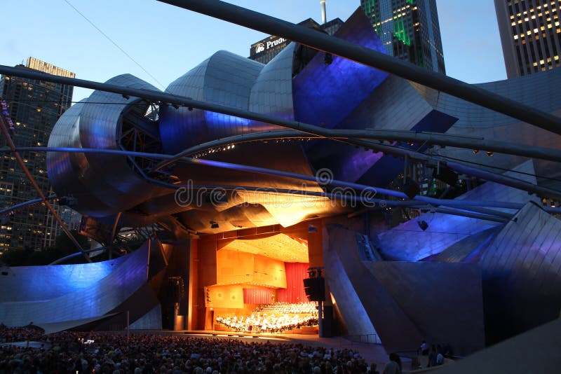 Jay Pritzker Paviliont Night, Millennium Park, Chicago Editorial Stock ...