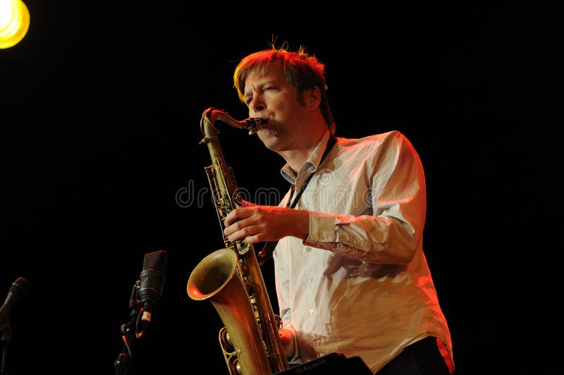 Jazz club editorial stock image. Image of instrument - 21224219