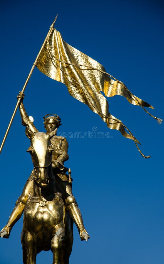 Die Goldene Statue Der Johanna Von Orléans Stockbild - Bild von kunst ...