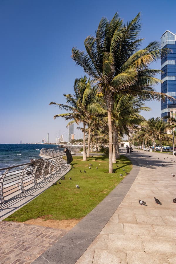 JEDDAH, SAUDI ARABIA - NOVEMBER 16, 2021: View of Corniche Promenade in ...