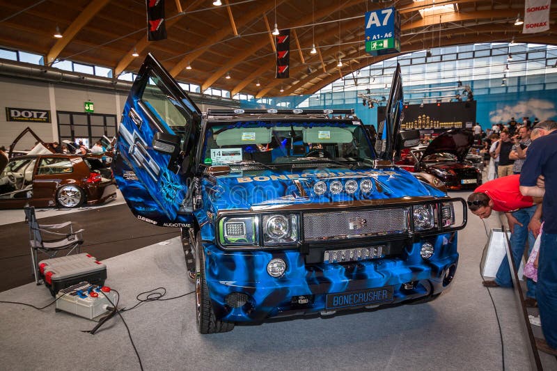 Jeep azul foto editorial. Imagen de conducir, todoterreno - 24599551