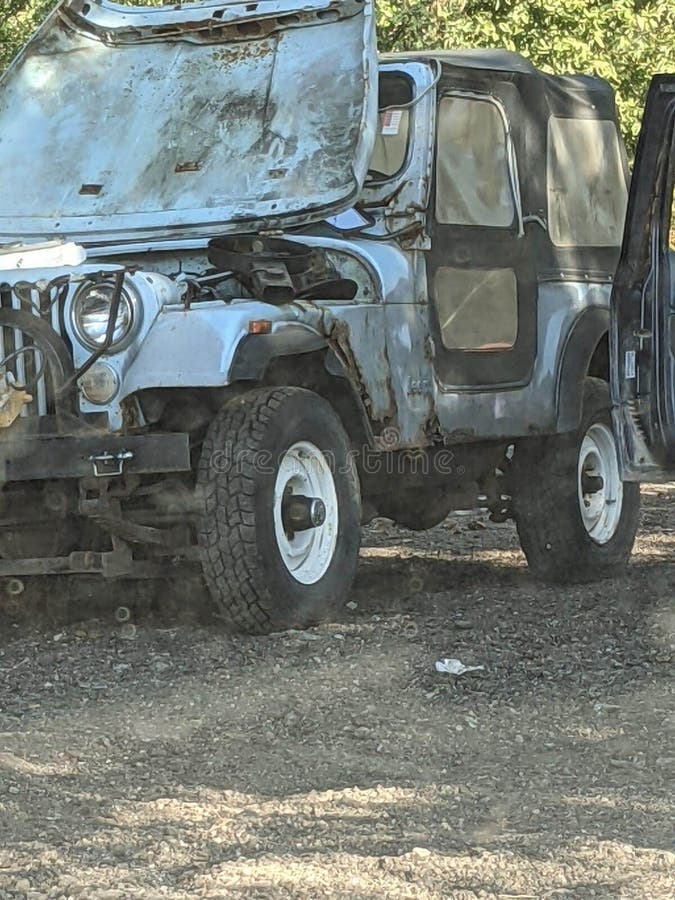 Jeep azul de 1979 imagen editorial. Imagen de manual - 240732335