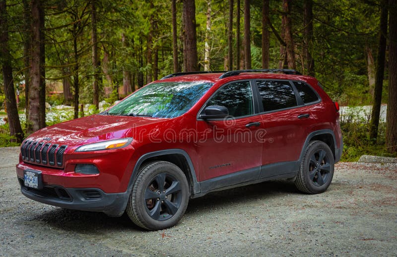 Jeep Cherokee Front View, Three Quarters View, Headlight Off Editorial ...