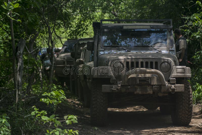 Jeep Ram Team Wrangler Race Mud Editorial Photo - Image of helmet ...