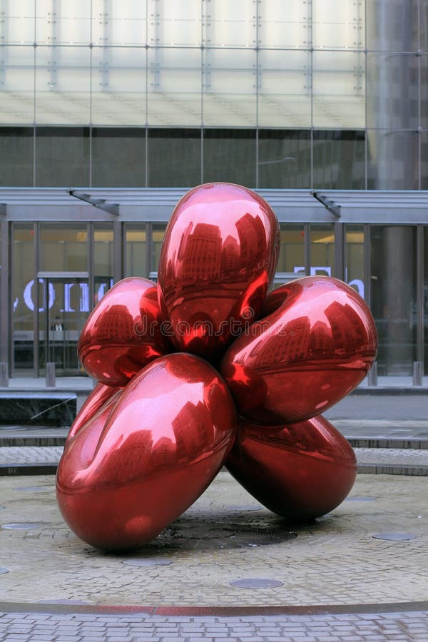 The Jeff Koons Tulips in Guggenheim Bilbao Editorial Photo - Image of ...