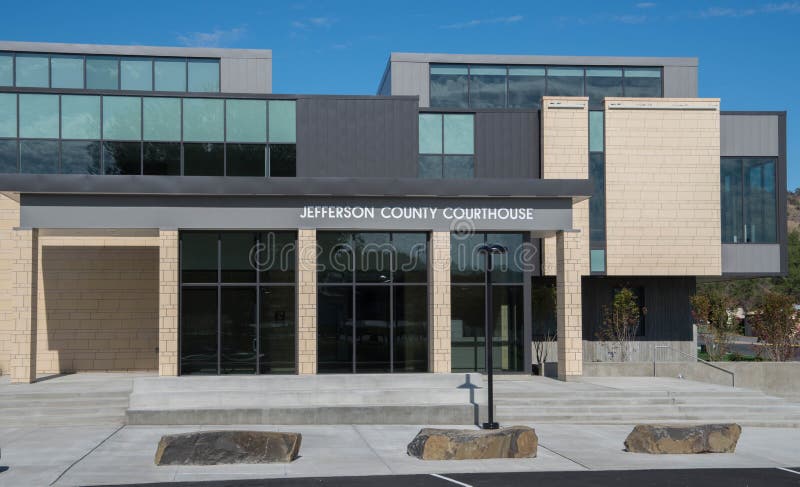 Jefferson County Courthouse in Madras, Oregon Editorial Image - Image ...
