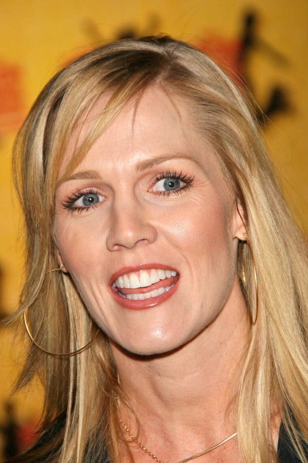 Jennie Garth editorial image. Image of angeles, musical - 23944585