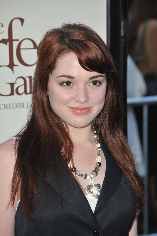 Jennifer Stone editorial photo. Image of april, paul - 26360506