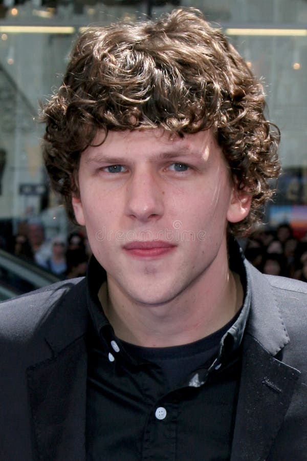 Jesse Eisenberg editorial photography. Image of graumans - 26286897