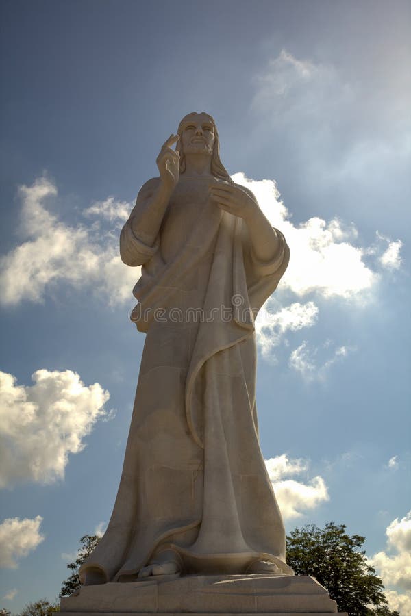 Statue De Jésus Dans San Sebastian, Espagne Photo stock éditorial ...