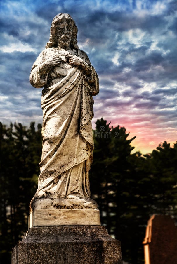 Jesus Statue On A Headstone Stock Image - Image of grave, jesus: 7559707