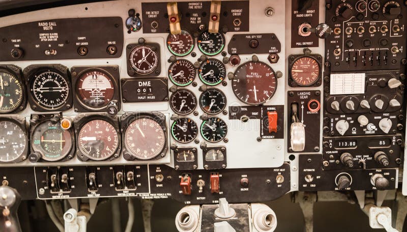 Russische Flugzeug-Flug-Instrumente Stockbild - Bild von vorwahlknopf ...