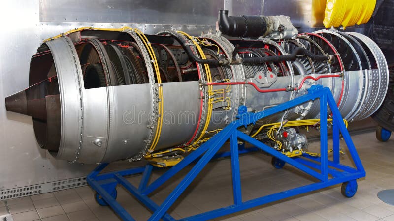 Jet Engine fotografia stock. Immagine di manutenzione - 103070932