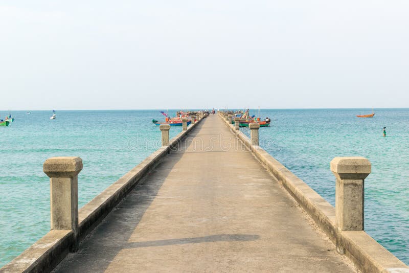 Jetty bridge stock photo. Image of bridge, atoll, beach - 10829932
