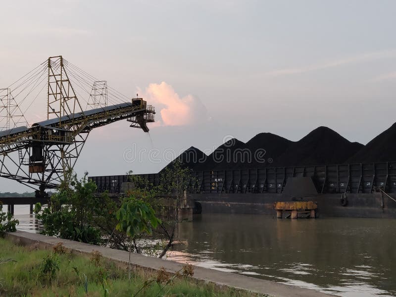 The Jetty for Loading Cargo Stock Photo - Image of coal, port: 151210908