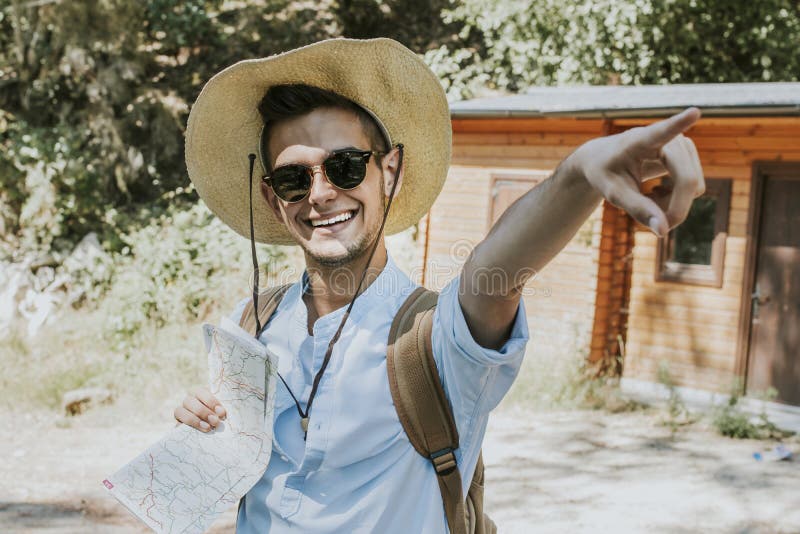 Jeune Aventurier Sur Le Scooter Image stock - Image du masculin, voyage ...