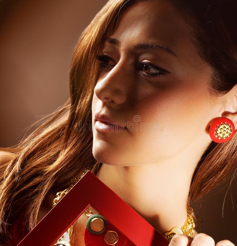 Douche De Prise De Jeune Dame Photo stock - Image du soin, dame: 30530168