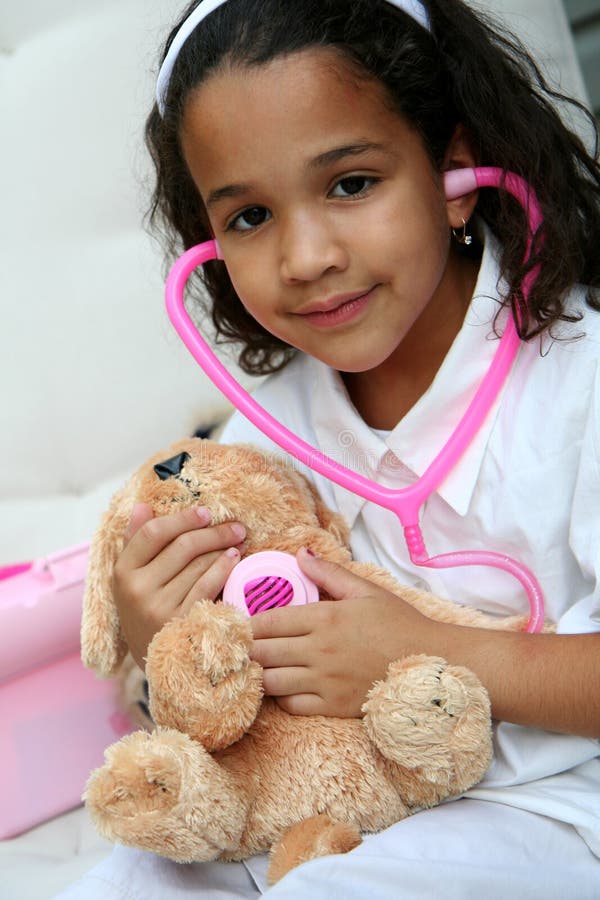 Jeune docteur photo stock. Image du femelle, coeur, mignon - 1221788