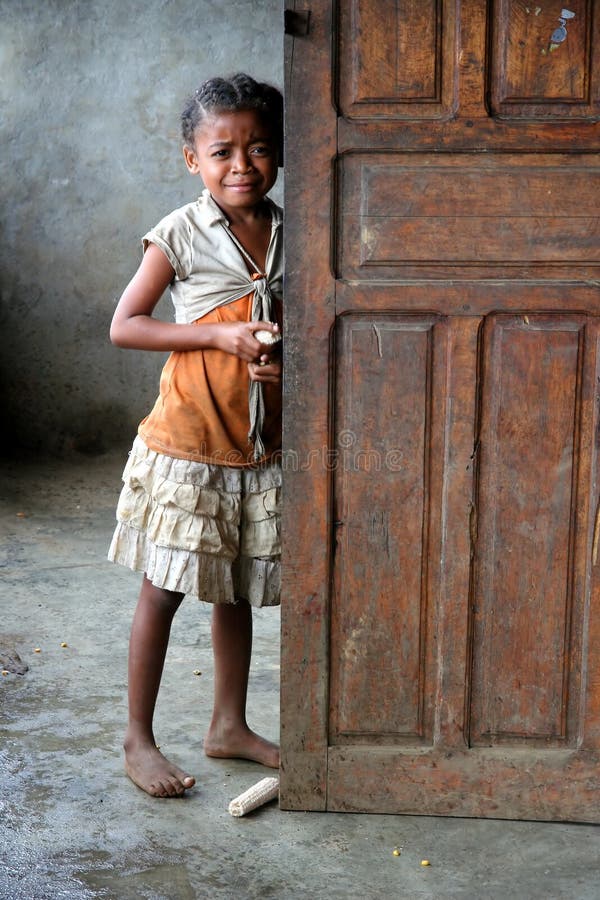 Jeune fille malgache photo éditorial. Image du regard - 23189176