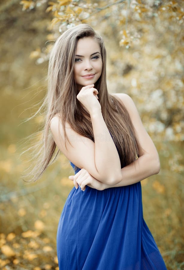 Jeune Fille Modèle Sensuelle Portrait Extérieur Image Stock Image